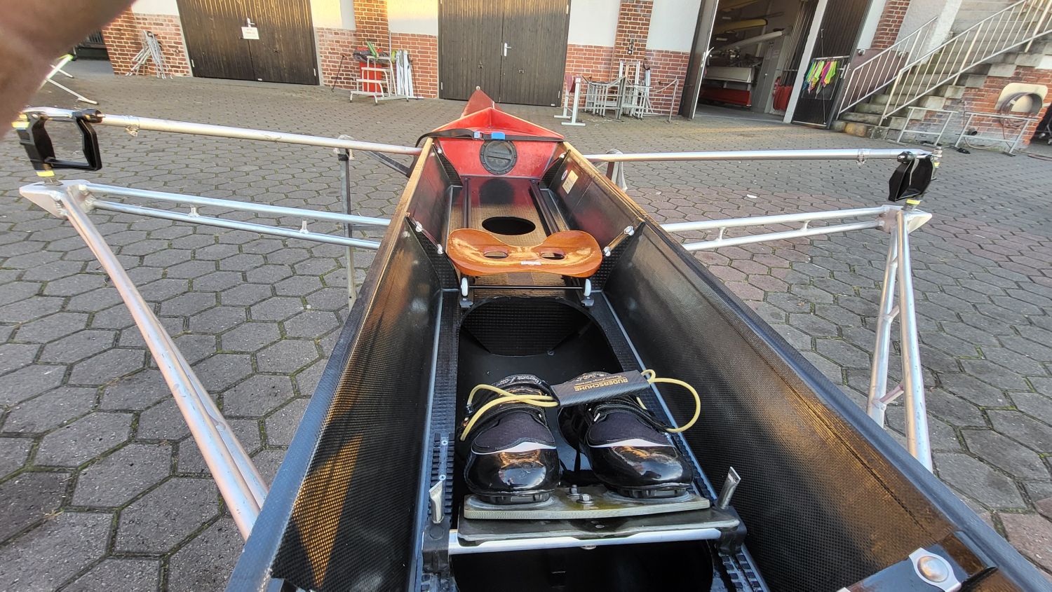 BBG 2x Rennzweier – Voll-Carbon-Ausbau | rudern.de