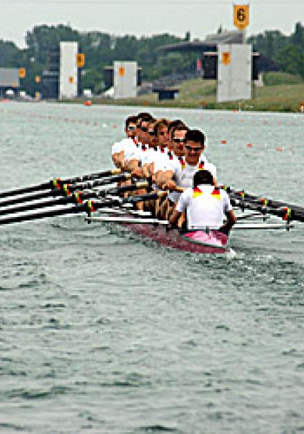 Deutschland-Achter wirft nichts aus der Bahn | rudern.de